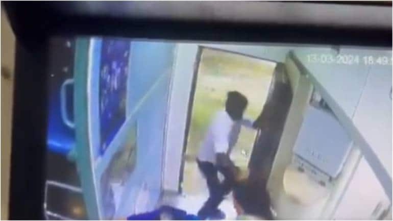 Man tries to snatch woman's chain aboard moving train, tumbles after ...