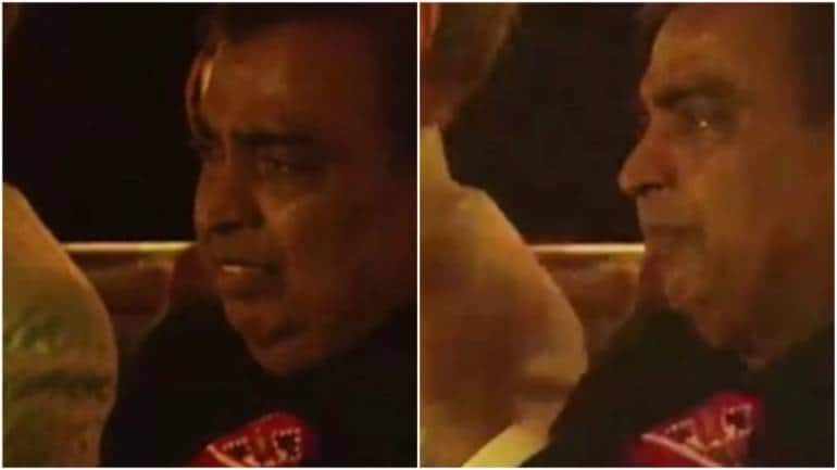 Mukesh Ambani moved to tears by Anant's emotional speech. Video