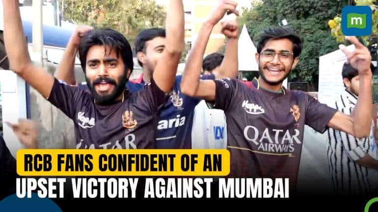 RCB fans arrive at Arun Jaitley stadium to support their favorite team