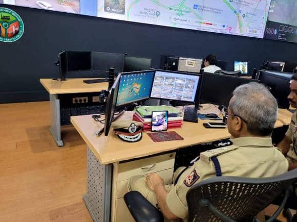 Desk moneycontrol store