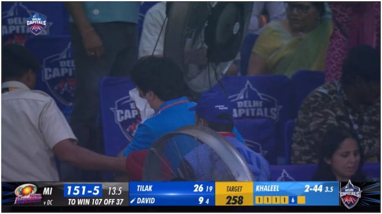 Cricket fan gets hit by Tim David's six at Delhi Capitals vs Mumbai ...