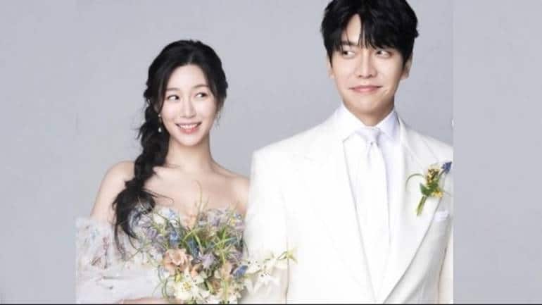 Lee Seung Gi and Lee Da In celebrate 1st wedding anniversary; share ...