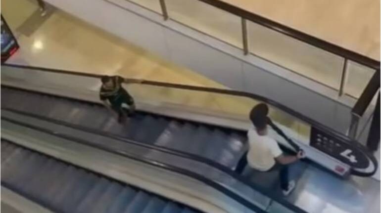 Sydney mall attack: Brave man tries to stop attacker in chilling video