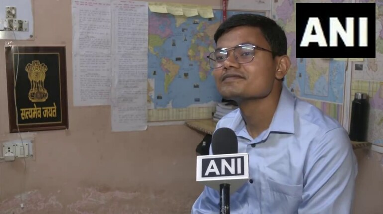 Labourer’s son celebrates UPSC success in mud house. Watch