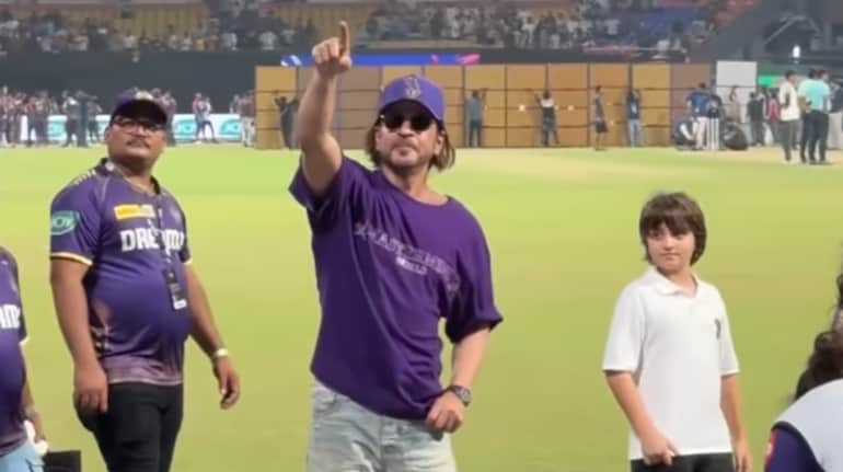 IPL 2024: KKR's co-owner Shah Rukh Khan greets fans in style, performs ...