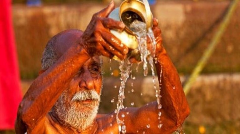 Surya Arghya: Benefits of Offering Water to Sun Every Morning