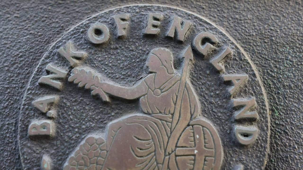 World Street | BoE cuts rates; Amazon's revenue dip; Apple’s earnings ...