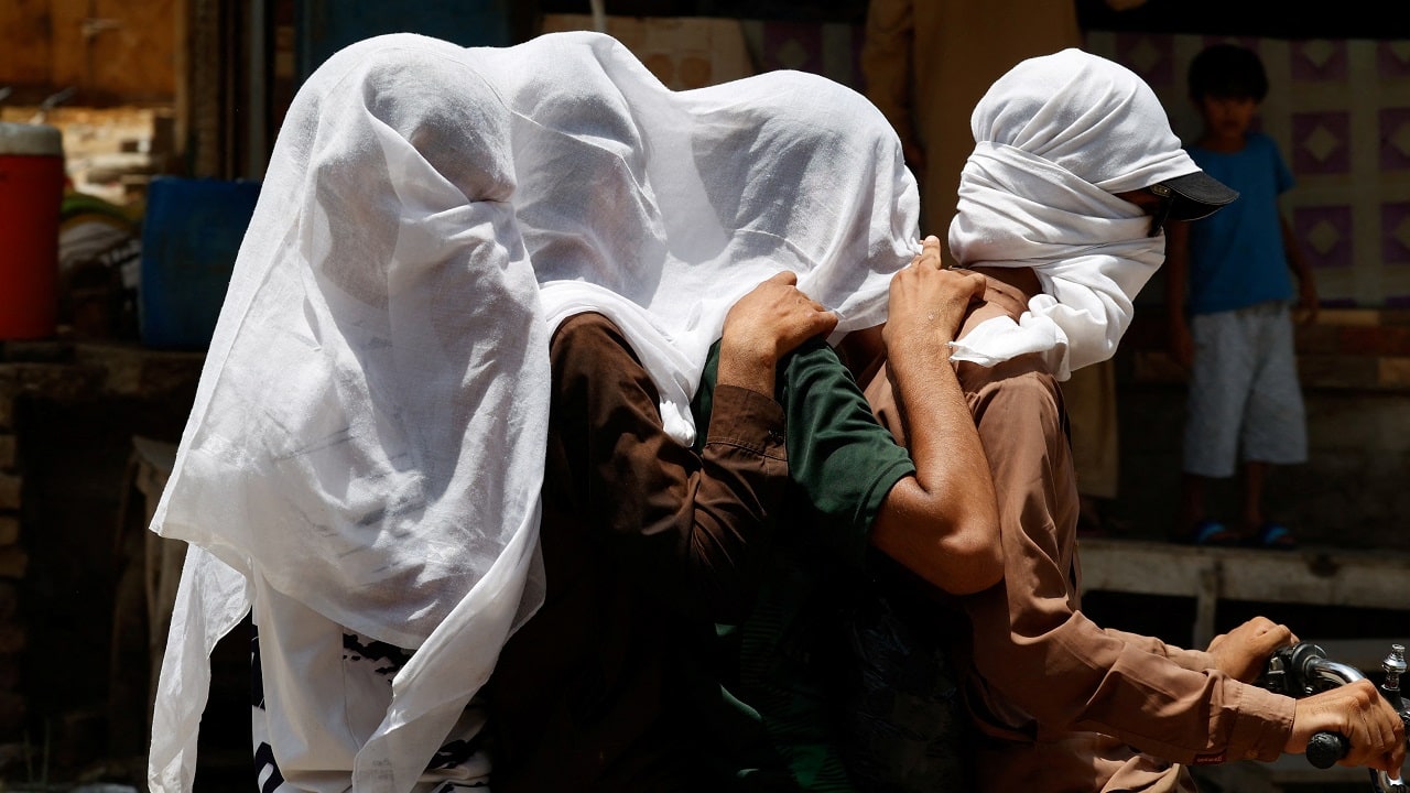 Pakistan temperatures cross 52 degrees Celsius in heatwave