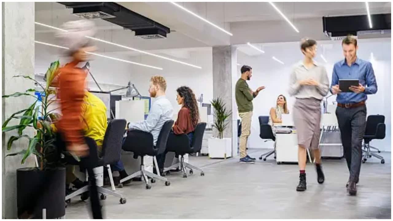 What is 'busy bragging' at work and why your colleagues might not like it
