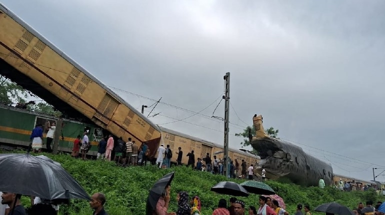 West Bengal train accident: At least 9 dead, 41 injured as Kanchanjunga ...