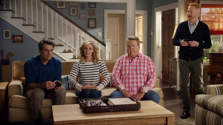 ‘Modern Family’ cast reunite for a WhatsApp commercial, Jesse Tyler ...