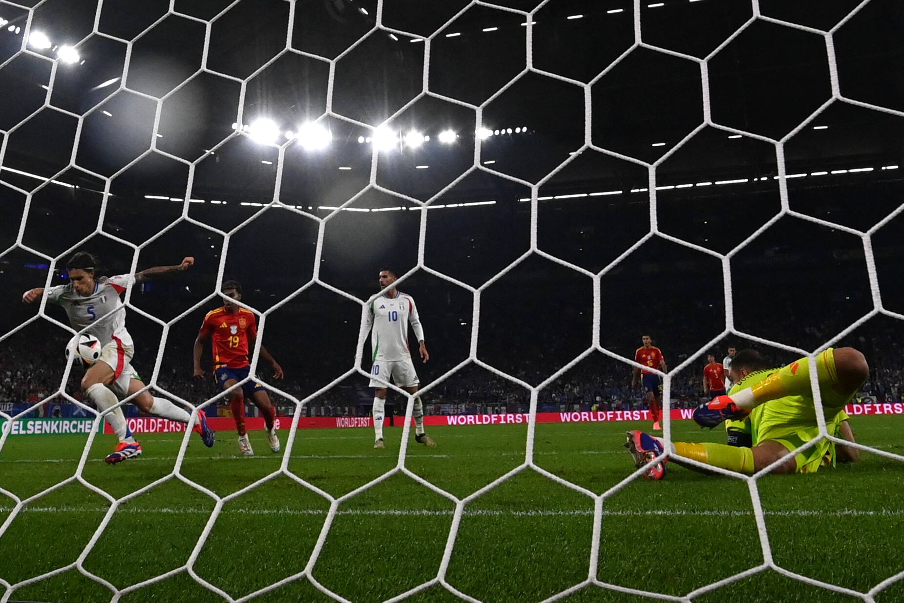 Spain secures Euro 2024 knockout berth with stunning victory over Italy ...
