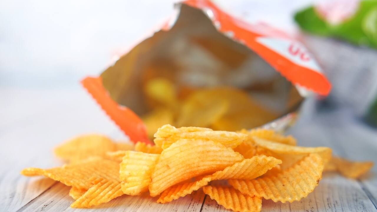 Maintain healthy gut by avoiding processed meats, refined foods ...