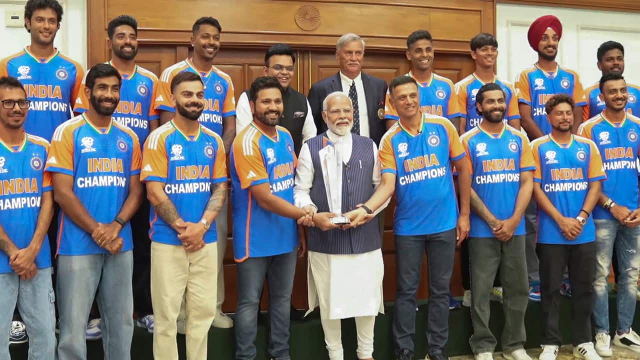 Watch: First visuals of PM Modi's breakfast meeting with Team India