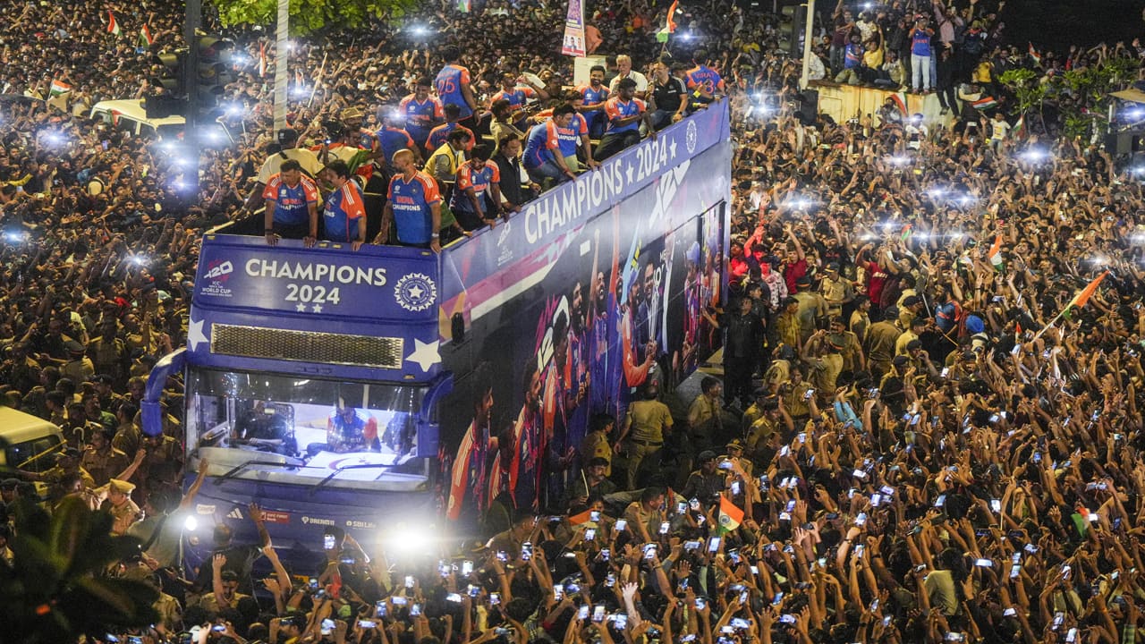 T20 World Cup Victory Parade: Several injured, faint, 11 taken to ...