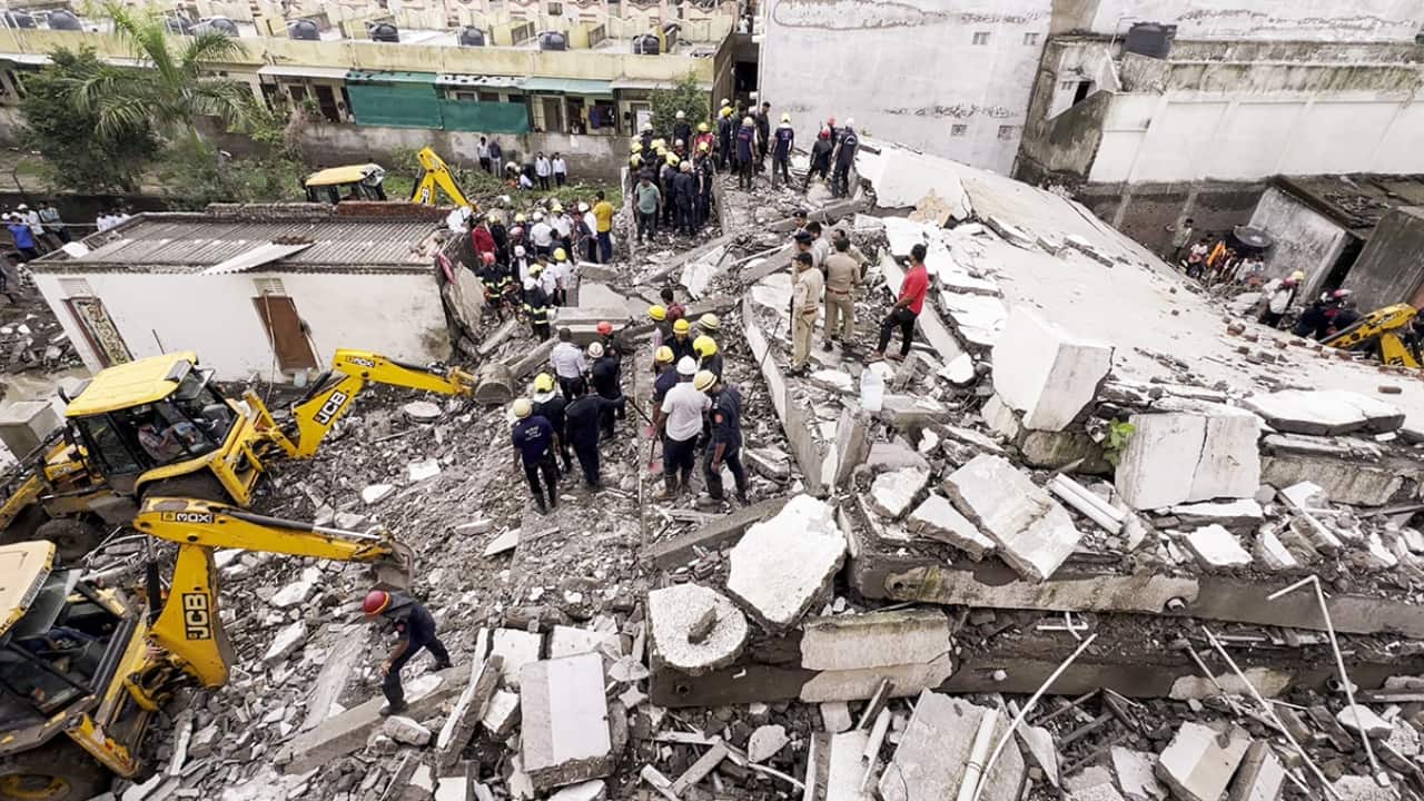 Gujarat Building Collapse: Death toll rises to 7; several still feared ...