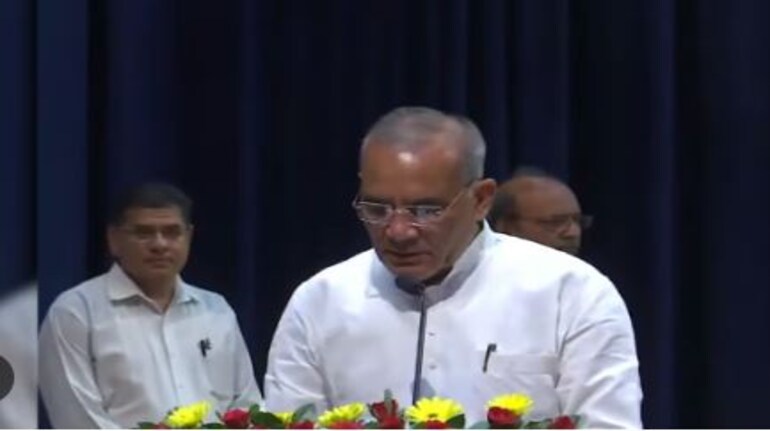 Madhya Pradesh cabinet expansion: Ramniwas Rawat takes oath as minister Madhya Pradesh cabinet expansion: Ramniwas Rawat takes oath as minister