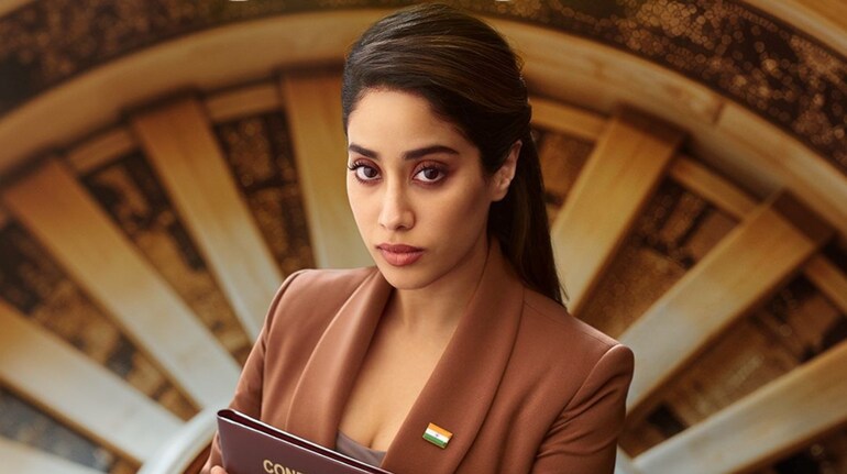 Janhvi Kapoor’s riveting look in Ulajh poster has fans raving