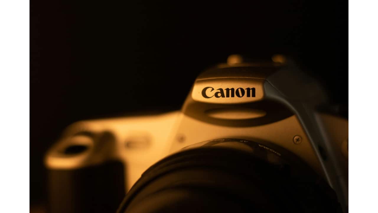 Canon targets double-digit growth in India, unveils two new cameras