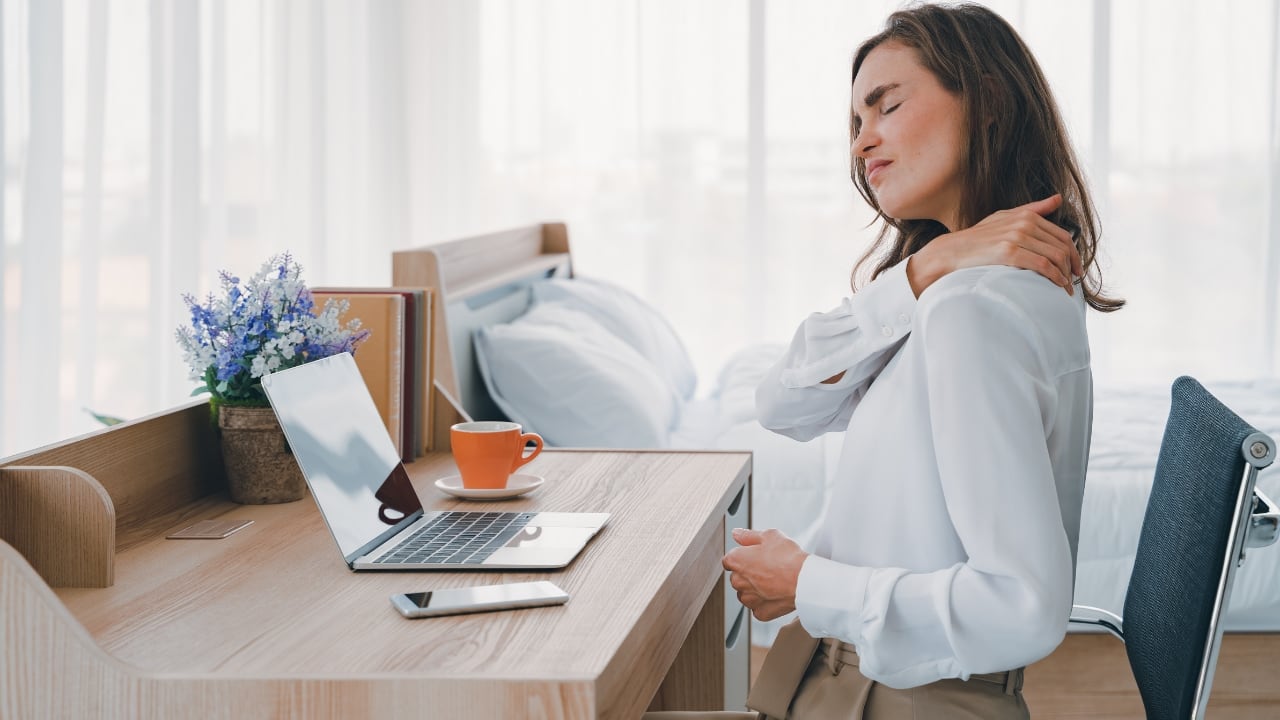 Don’t let desk work wreck your neck, stay pain-free and fight ...