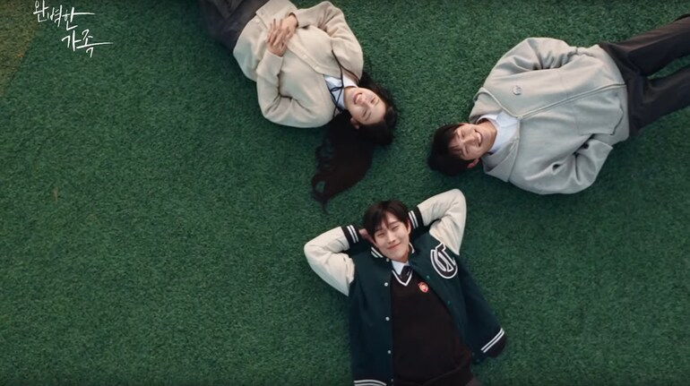 Perfect Family: Kim Young Dae, Park Ju Hyun, Lee Si Woo’s life takes ...