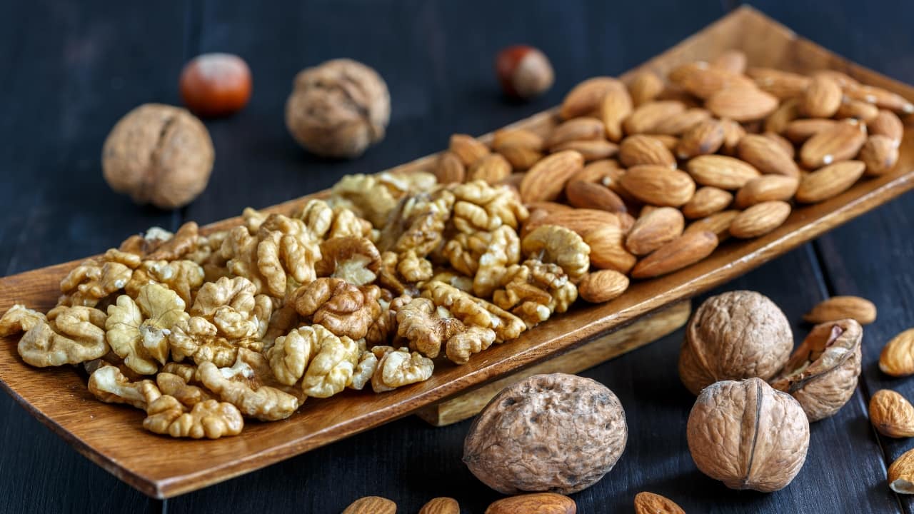 Foods rich in antioxidants: Eat blueberries, turmeric, to boost heart ...
