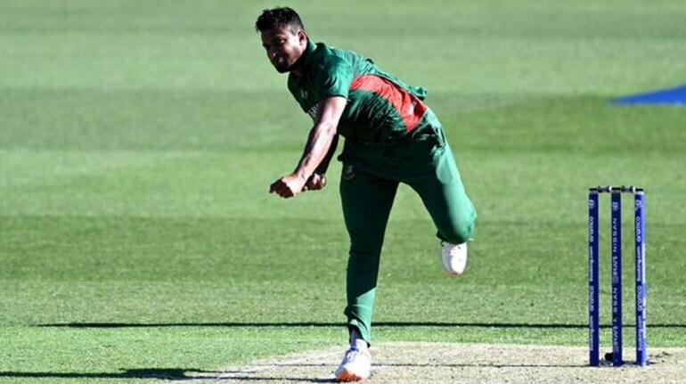 PAK vs BAN: Shakib throws the ball angrily at Mohammad Rizwan, gets warning from umpire
