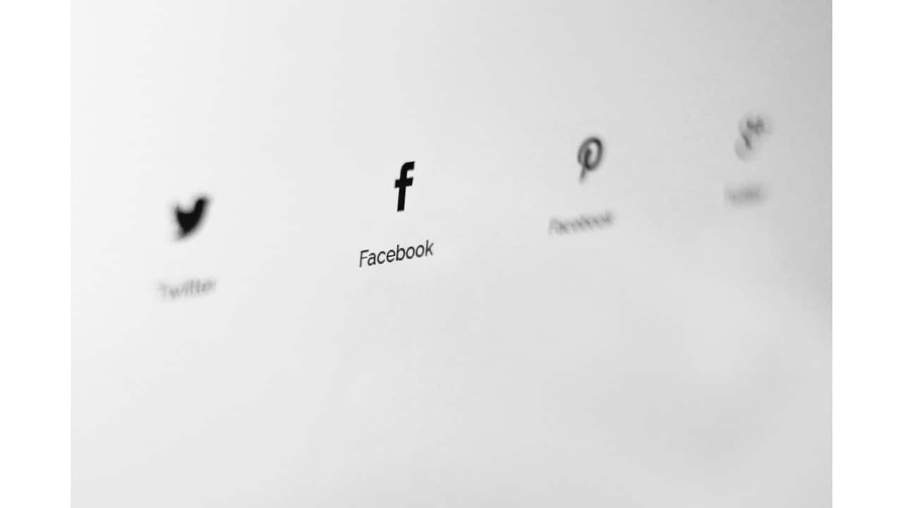 Facebook's icon change was a technical glitch, Meta confirms