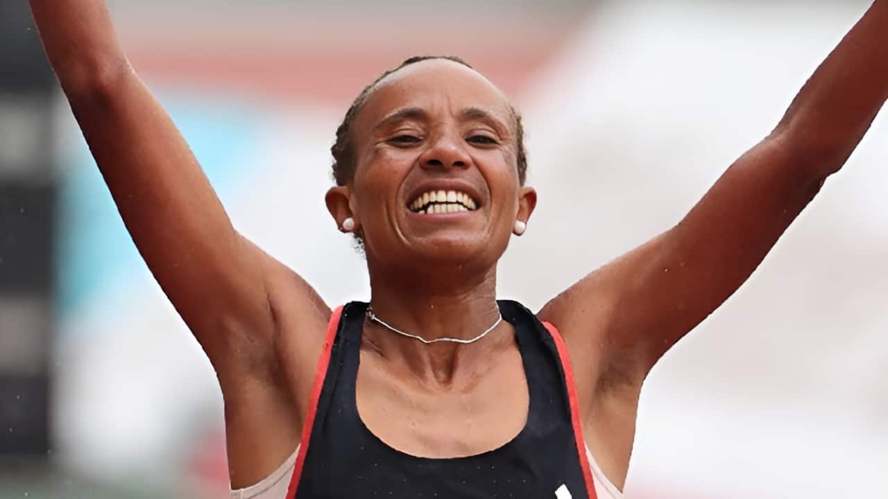 Brimin Misoi and Workanesh Gurmesa break records at Sydney marathon
