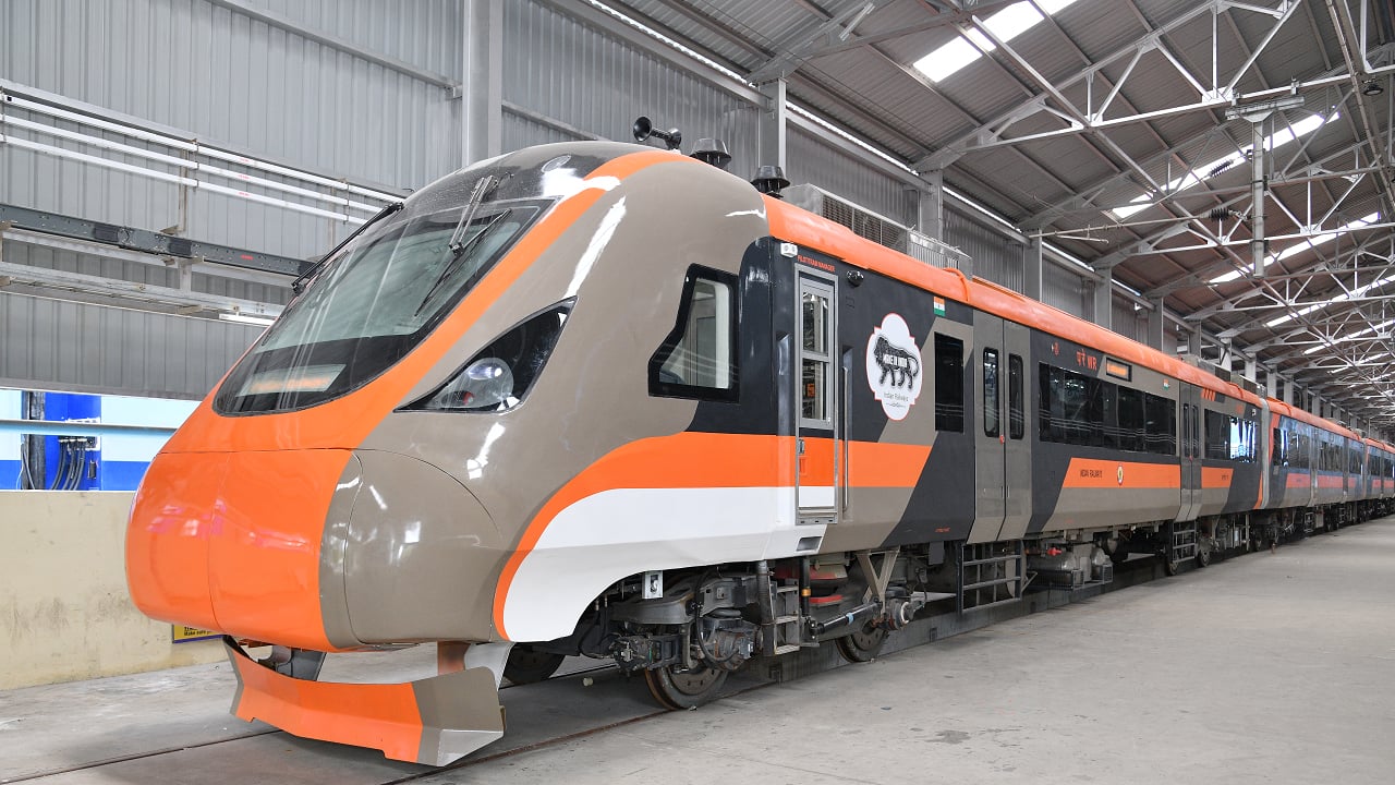 First Vande Metro: A new train for unreserved passengers