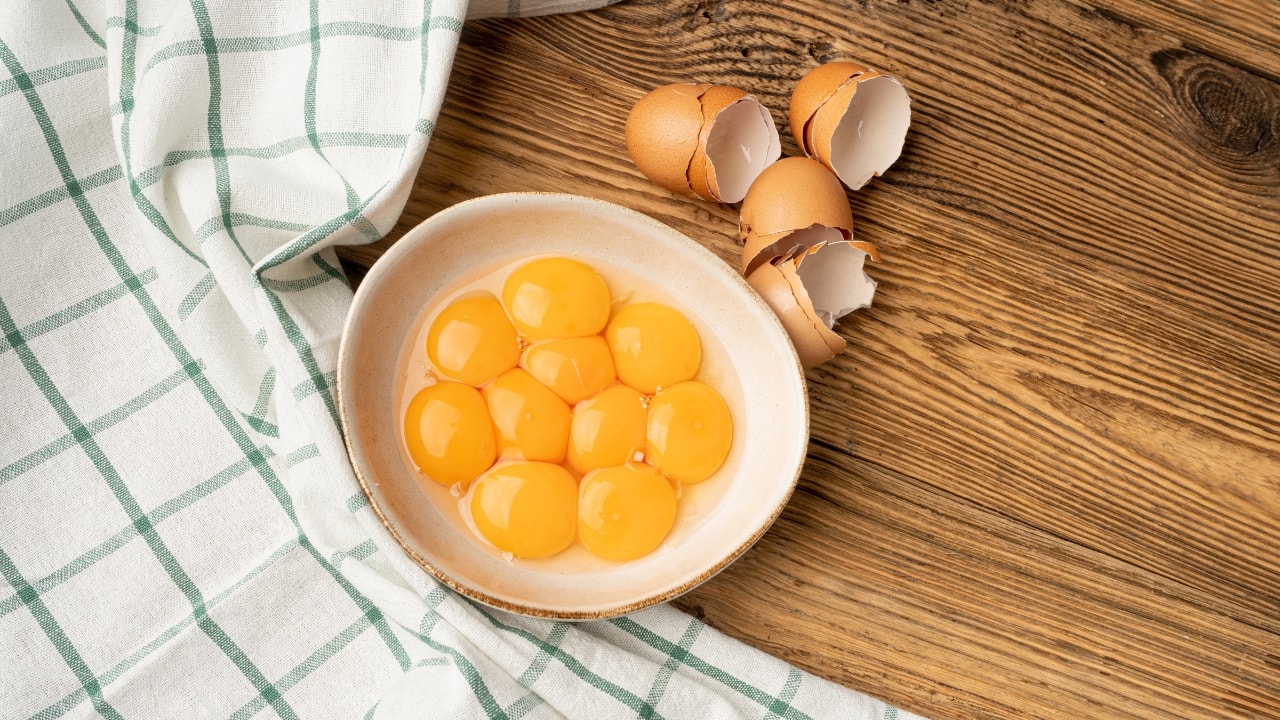Diet tips: Add these 7 foods to your daily diet to stop Vitamin D ...