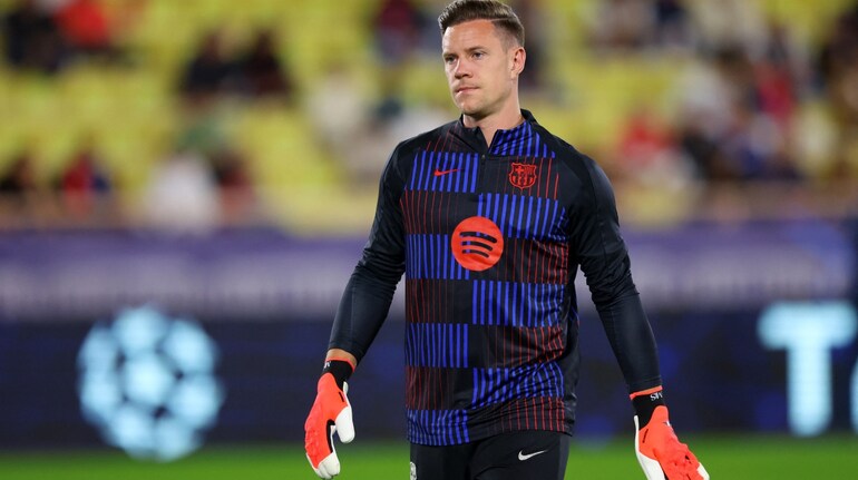 Barcelona goalkeeper Ter Stegen to undergo surgery on knee injury