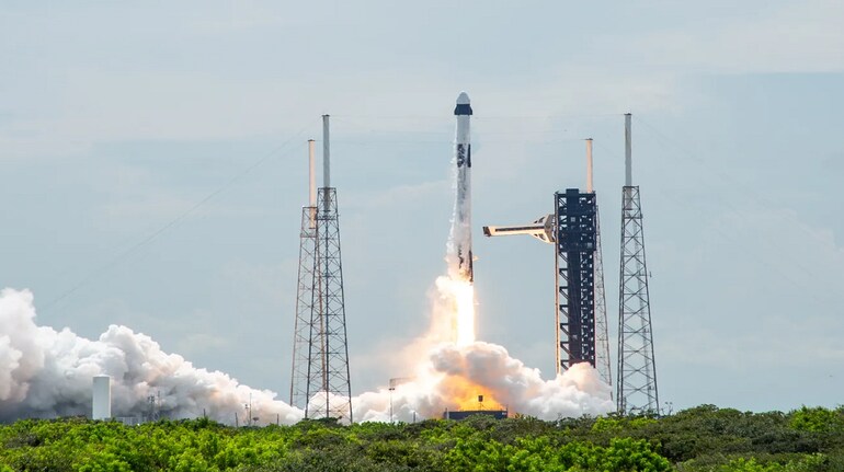 SpaceX launches its mega Starship rocket SpaceX launches its mega Starship rocket