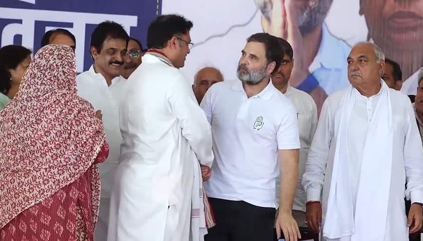 Ashok Tanwar joins Congress at Rahul Gandhi's rally in Haryana