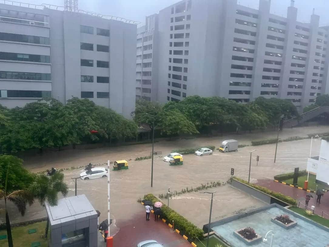 Manyata Tech Park in Bengaluru flooded; techies demand WFH, govt ...