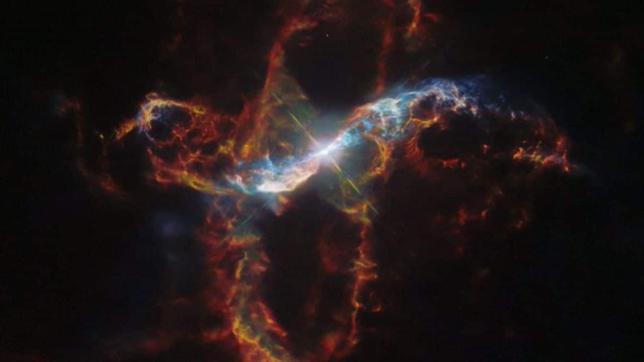 NASA's Hubble Telescope captures mesmerising colourful eruption of a ... NASA's Hubble Telescope captures mesmerising colourful eruption of a ...