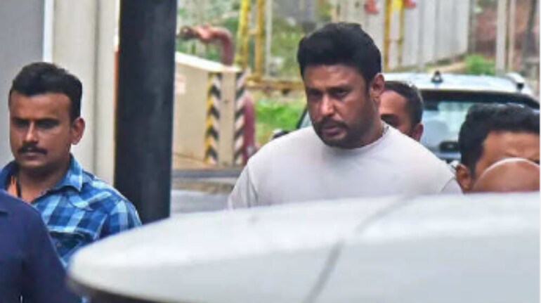 Actor Darshan Thoogudeepa taken to hospital from Bellary jail due to ...