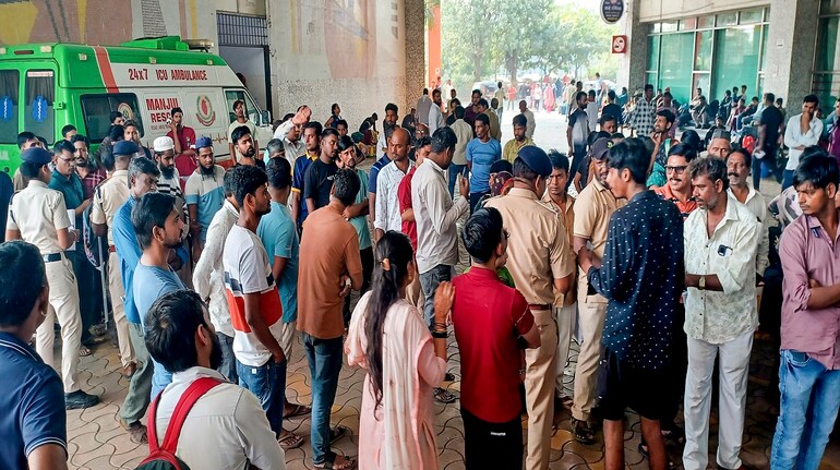 Mumbai Bandra station stampede: Viral CCTV footage shows passengers in ...