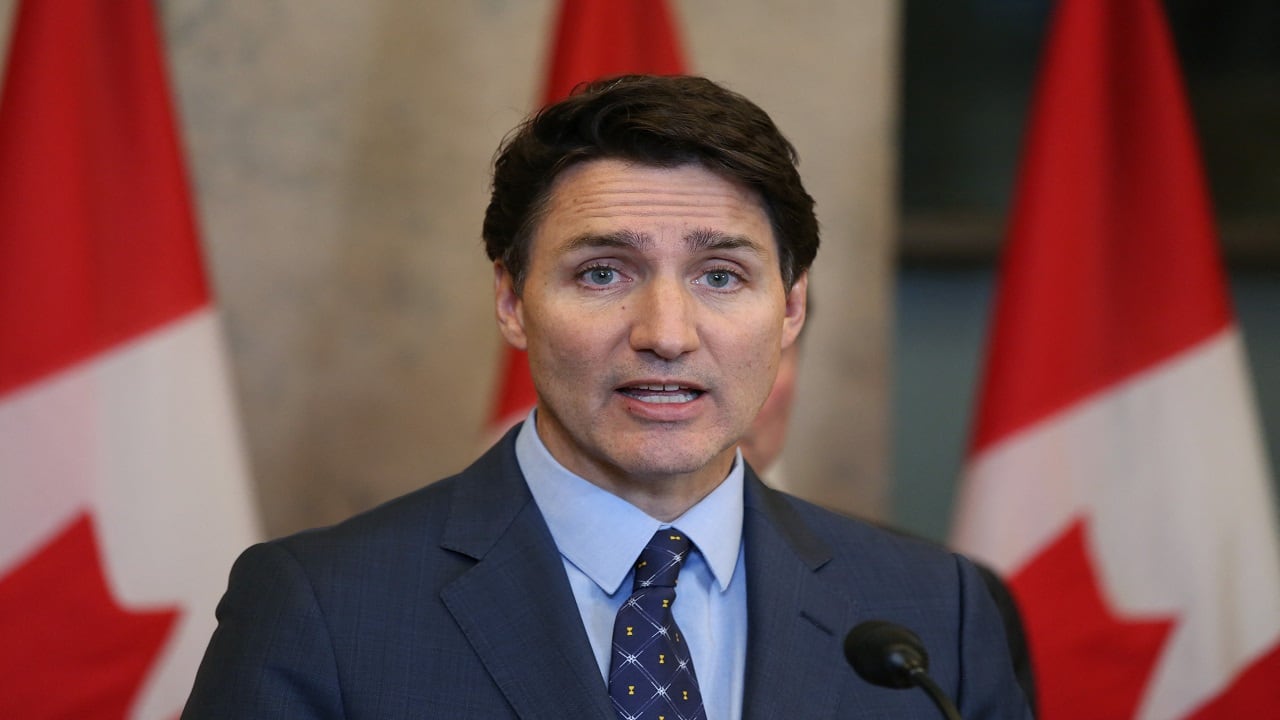 Watch: Canada PM Trudeau visits temples, celebrates Diwali amid India row