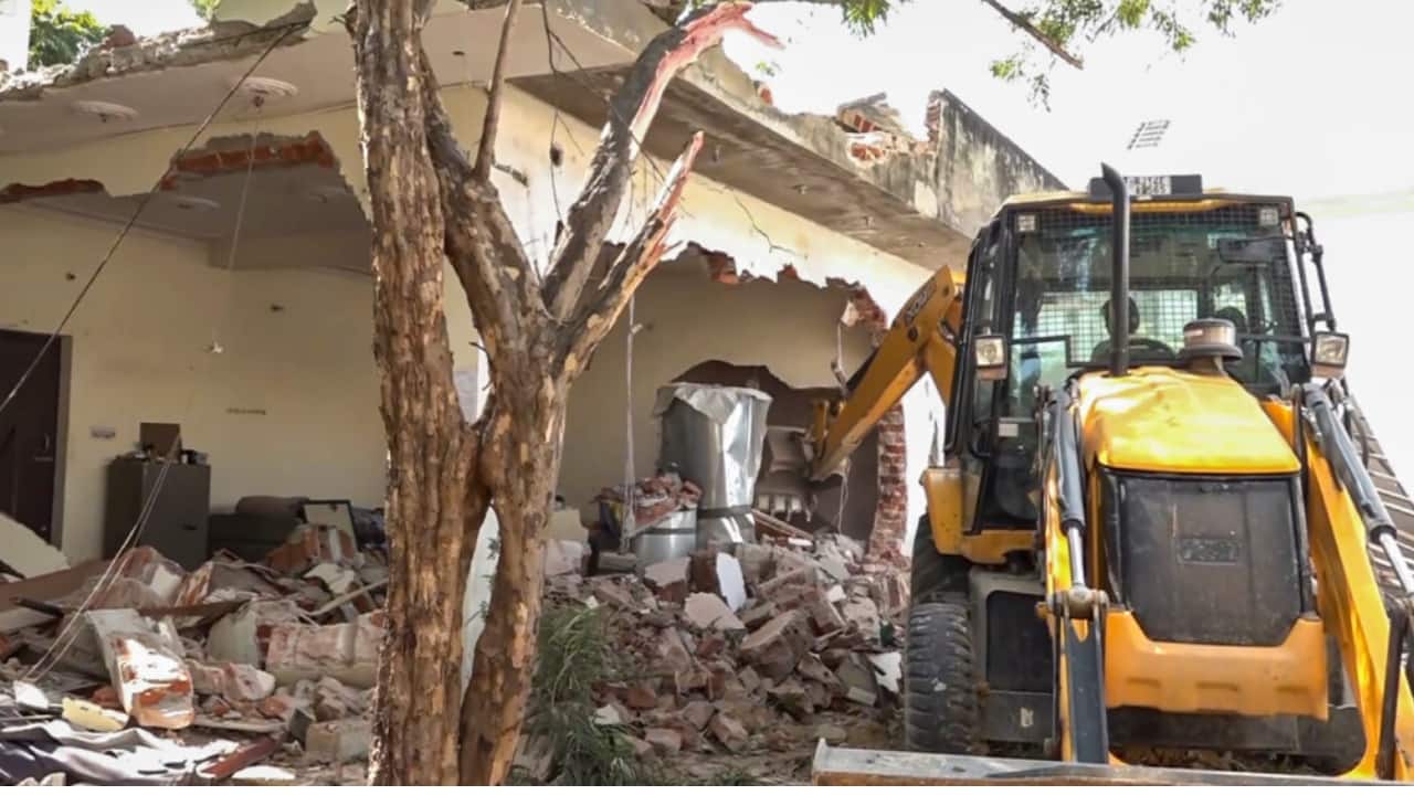 How Yogi Adityanath government reacted to Supreme Court's 'bulldozer ...