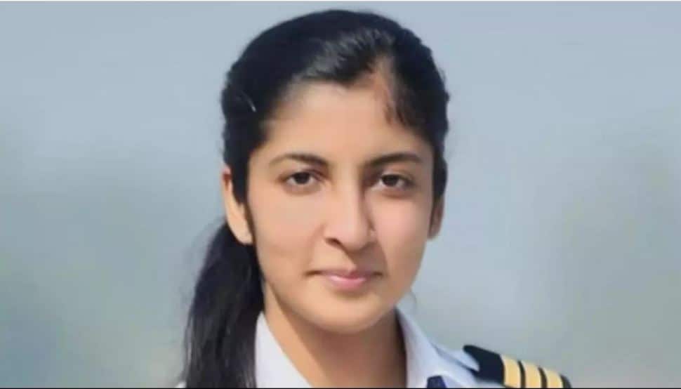Srishti Tuli suicide: Air India pilot kills self in Andheri flat ...