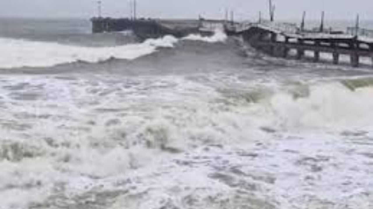 Cyclone Fengal Tracker: Schools and colleges in Puducherry, Karaikal to ...