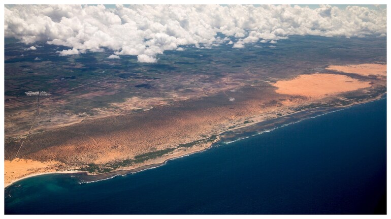 Chinese vessel hijacked off Somali coast