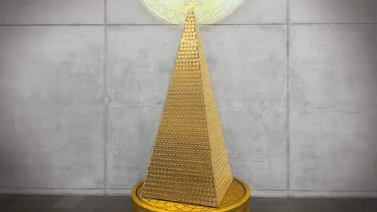 This 10-foot Christmas tree is made of gold and is worth Rs 47 crore