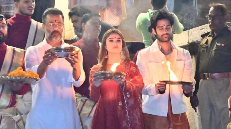 Aaman Devgan and Rasha Thadani take part in Ganga aarti ahead of Azaad ...