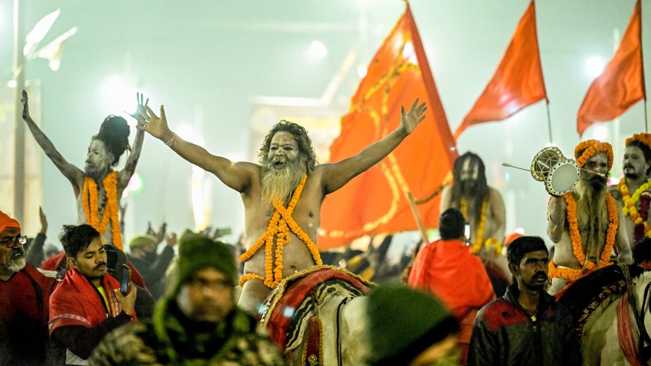 Maha Kumbh 2025: Naga Sadhus, Seers take first Amrit Snan on Makar ...