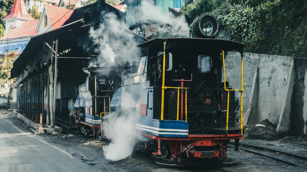 5 Most Beautiful Toy Train Rides in India You Must Take Once
