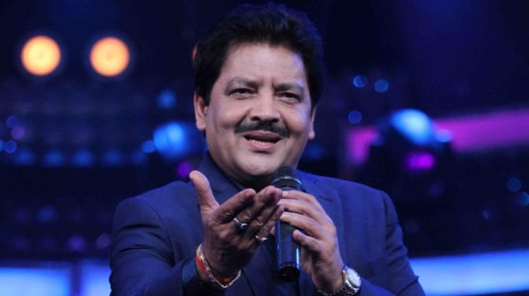 Udit Narayan Kisses Female Fan On Lips During Live Event Sparking