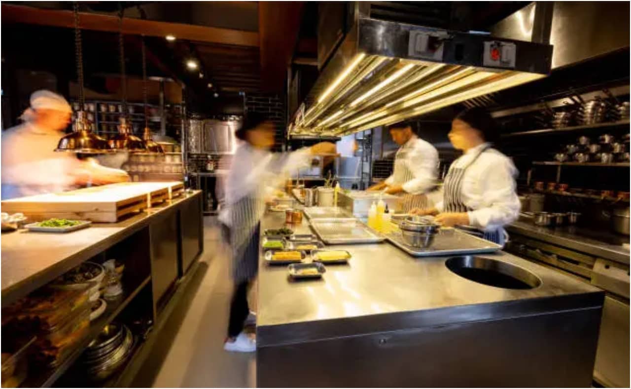China restaurant shares Rs 64 lakh with staff, wins hearts on internet