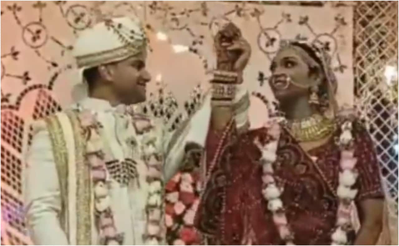 CRPF officer Poonam Gupta ties the knot at Rashtrapati Bhavan in ...